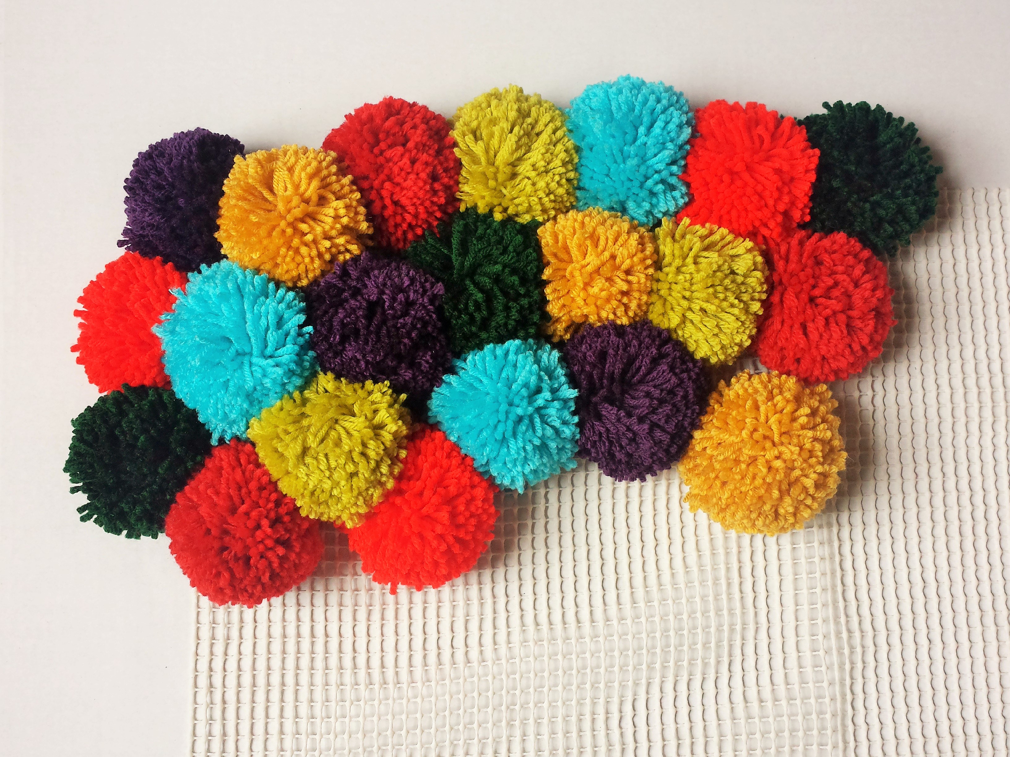 Make a Colorful Pom Pom Rug – Wonderful Creations
