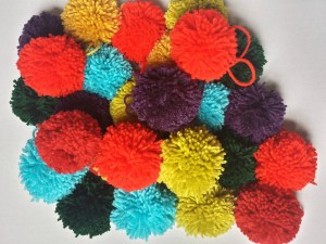 Make a Colorful Pom Pom Rug – Wonderful Creations