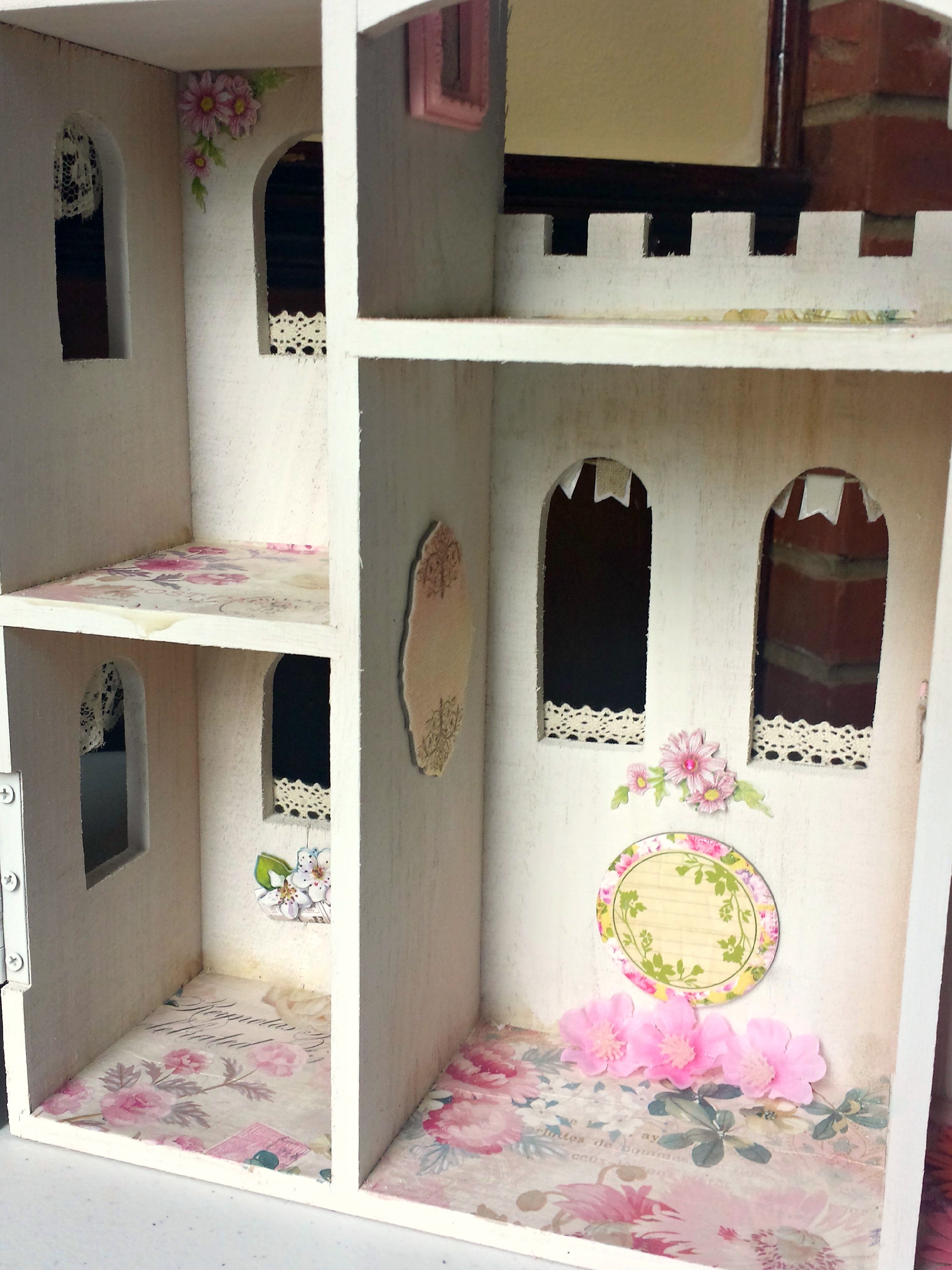 Shabby Chic Wooden Castle – Wonderful Creations