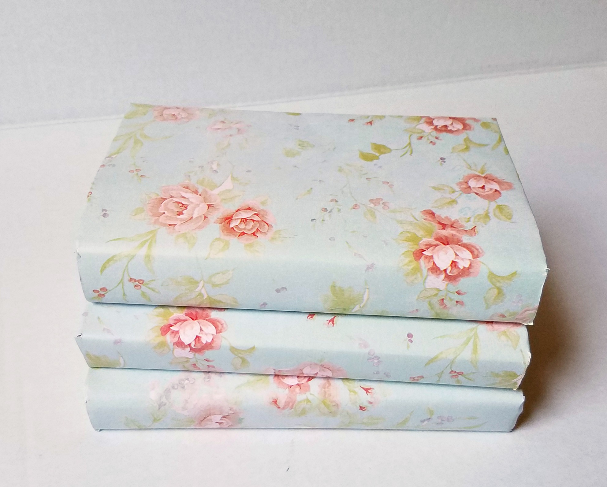 DIY: Cover Books with Wrapping Paper – Wonderful Creations