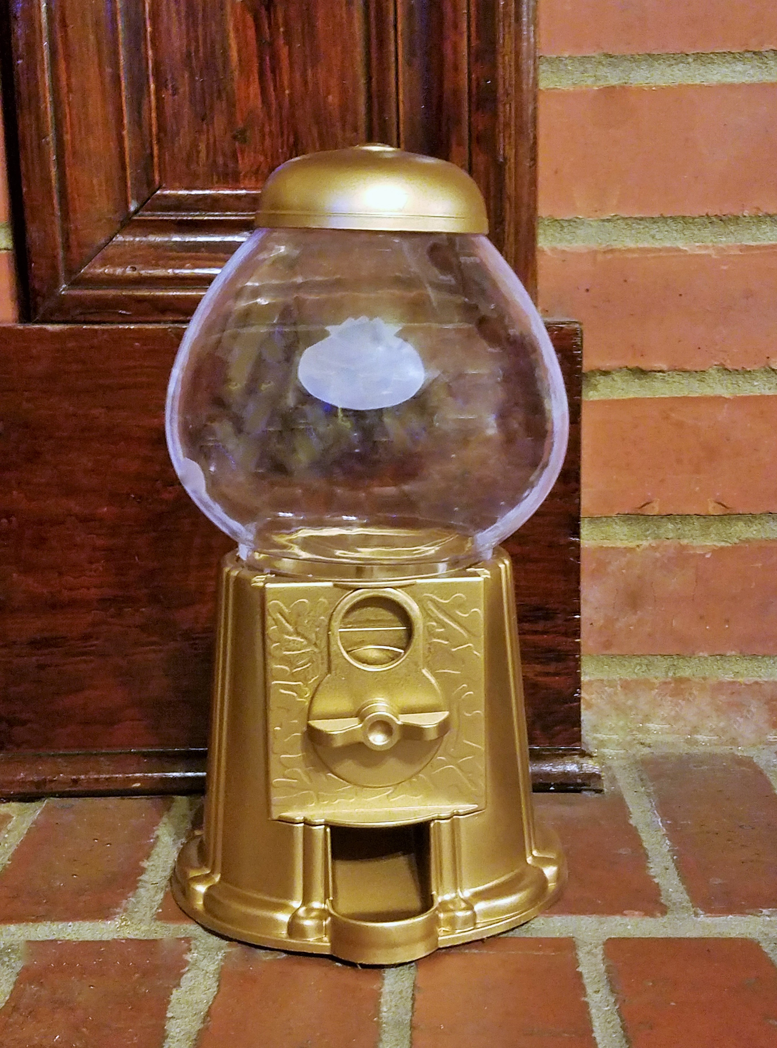 Turn a Gumball Machine into Christmas Decor – Wonderful Creations