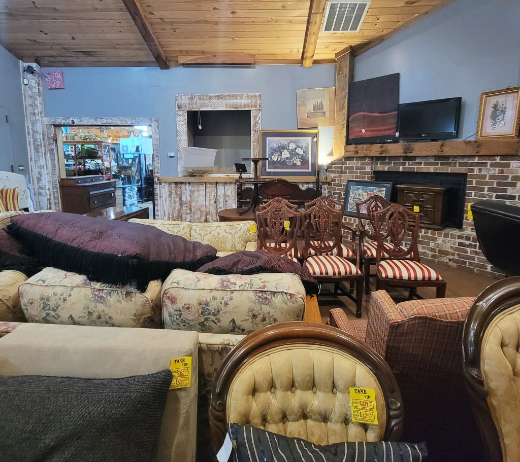 Hidden Treasures: The Best Finds at Thrift and Consignment Stores ...